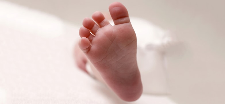 BABIES FOOT DEVELOPMENT
